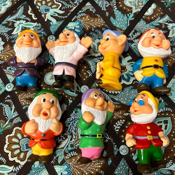 Disney | Toys | 7 Piece Vintage Pvc Squeaky Disney Seven Dwarves Toys ...